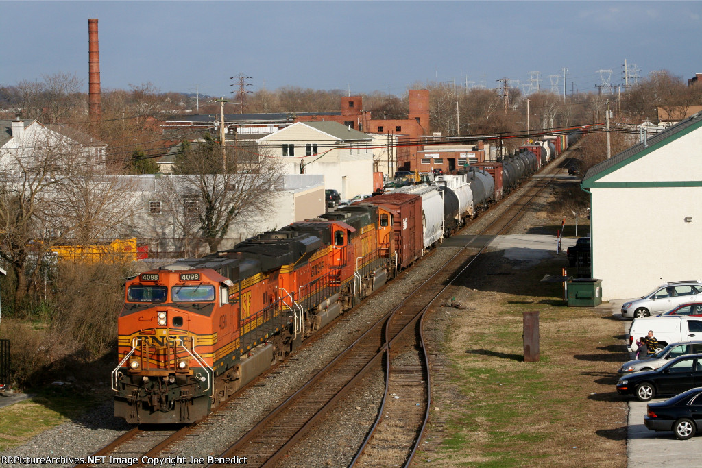 BNSF trio on NS 39G